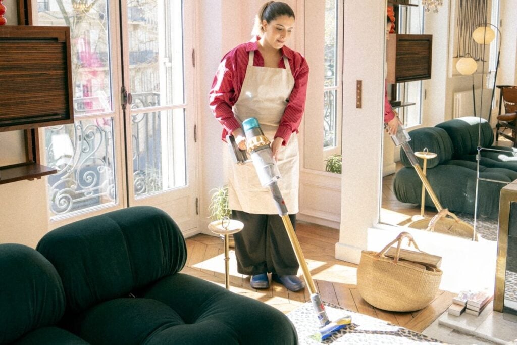 Comment nettoyer une tache de cambouis : conseils pratiques
